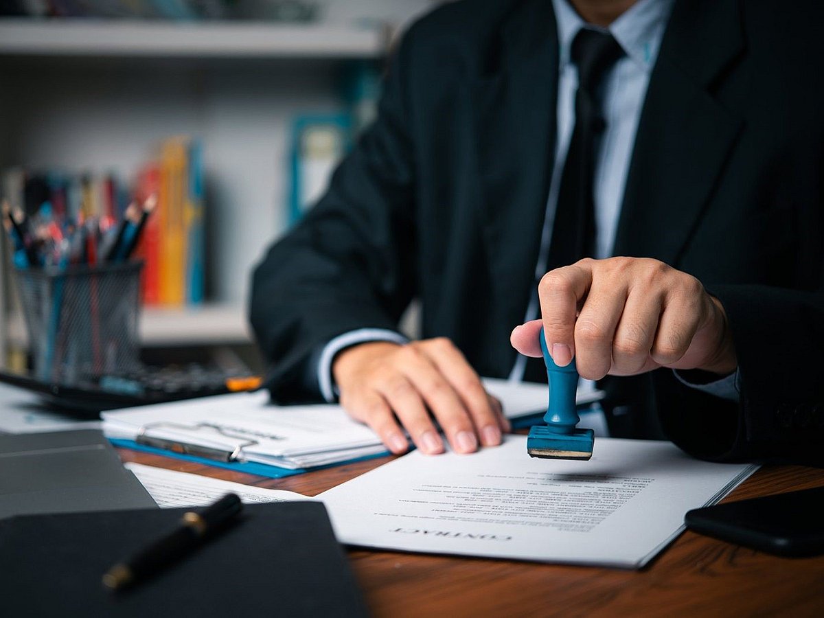 Instant POA, One Point Legal signs UAE legal services agreement
