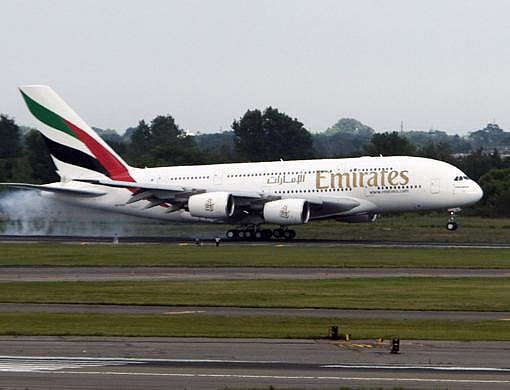 Emirates replaces A380 engines