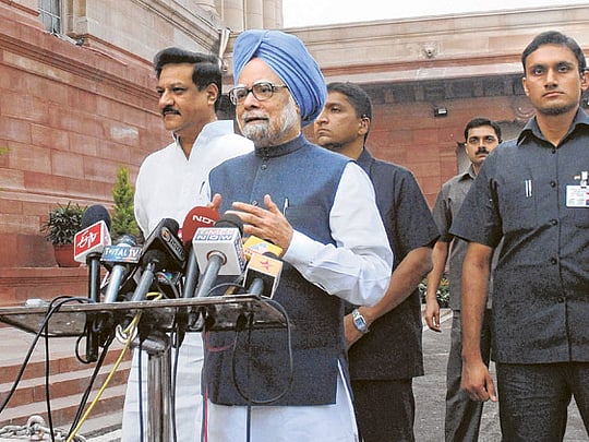 Pressure grows on Indian PM over telecom scam