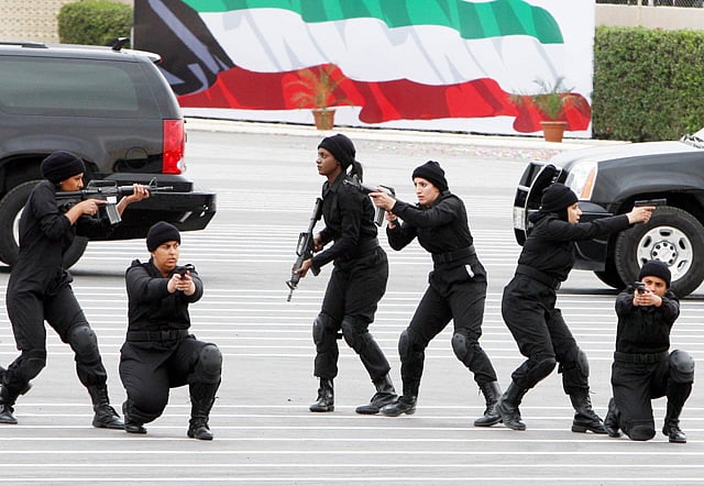 Policia Feminina Do Kuwait