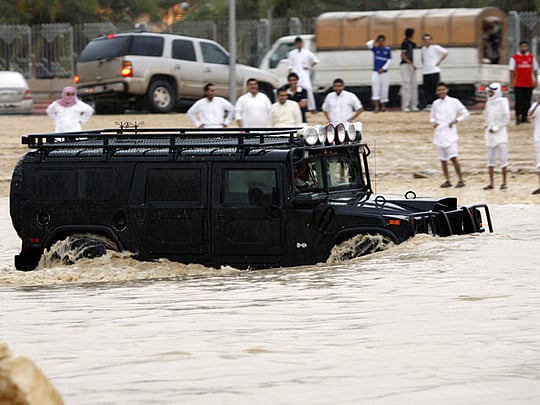 Heavy rains, hail spark floods in Riyadh