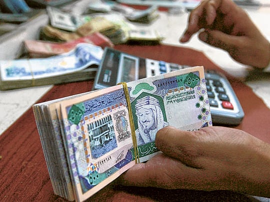 Saudi Arabia: Four arrested for dealing in counterfeit currency in Riyadh