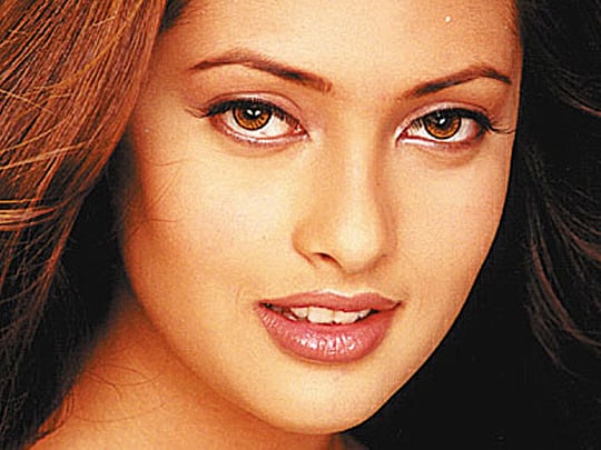 Is Riya still upset with Ashmit?