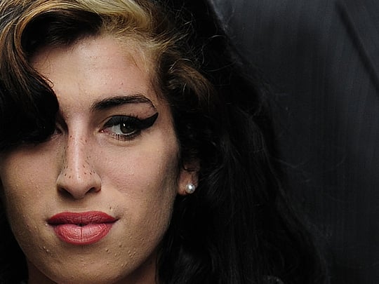 Amy Winehouse's father has deal for book in 2012