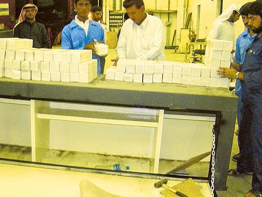 Attempt to smuggle 216 bottles of alcohol from UAE foiled