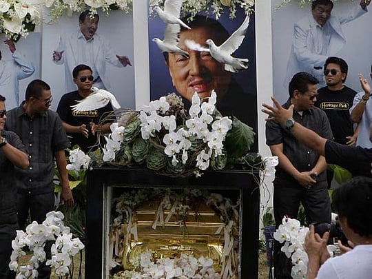Solemn funeral for Philippines' top comedian Dolphy
