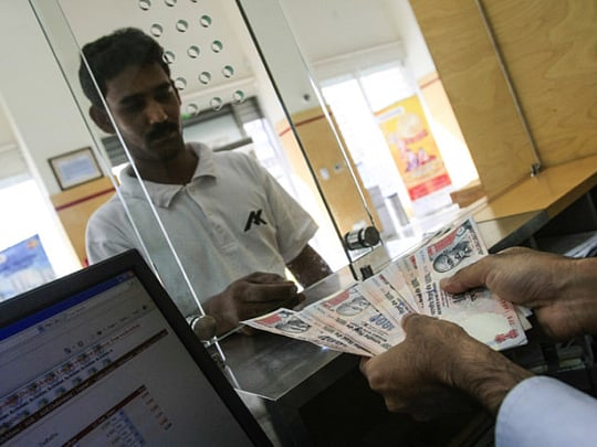 UAE remittance: Peso, rupee to hit new lows