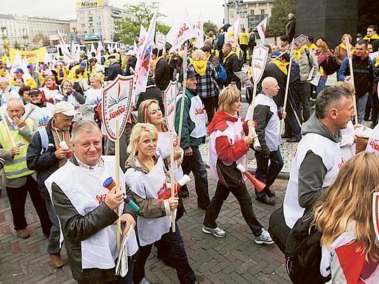 Poles rally en masse on last day of protest