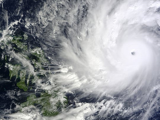 Fear as typhoon bears down on Philippines