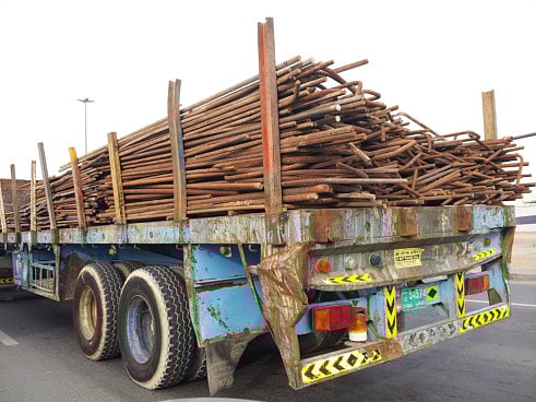 Safety measures ignored while transporting rods