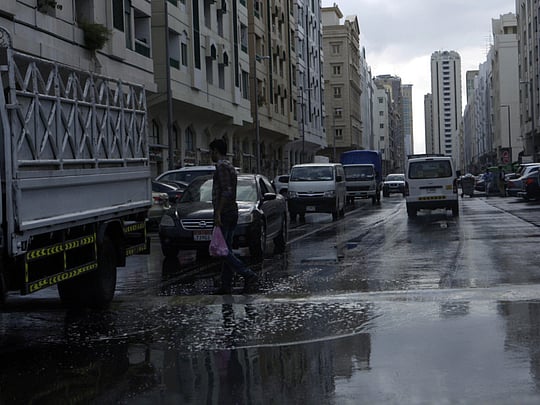 Flexible working hours during bad weather in Abu Dhabi