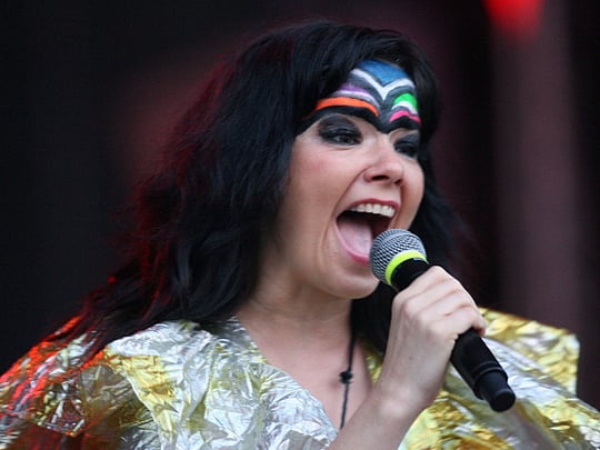Bjork releases album early after leak