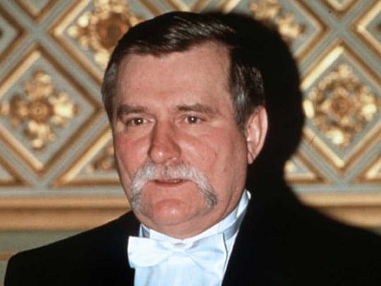 December 22, 1990: Walesa sworn in as Poland President