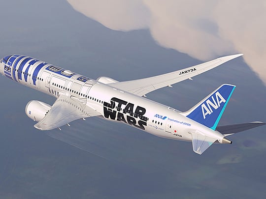 Star Wars:R2-D2 plane to spirit fans away