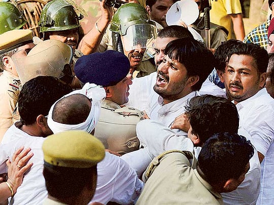 Raje left to fend for herself in Lalit Modi visa row