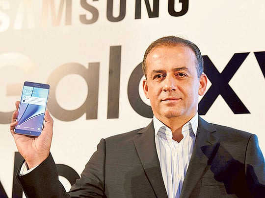 Samsung launches flagship phones to attract buyers away from iPhones