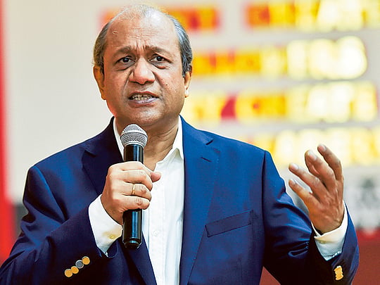 India’s famous quizmaster visits DPS Sharjah
