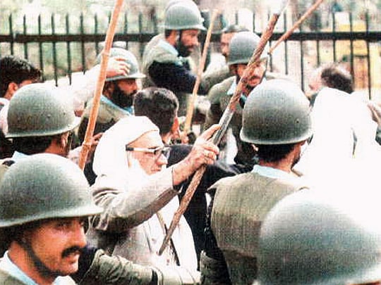 November 28,1997: Unruly mob storms top Pakistan court