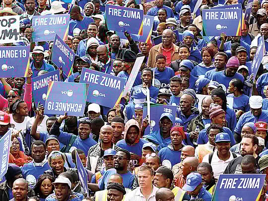 Sporadic violence in Johannesburg as South Africans protest against Zuma