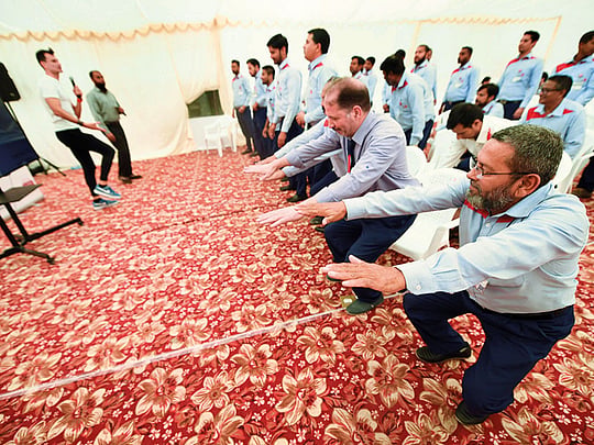 Simple exercises to prevent back pain for taxi drivers