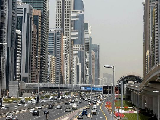 Jumping red light causes 51 accidents in Dubai