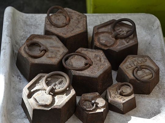 Scientists adopt new kilogram definition