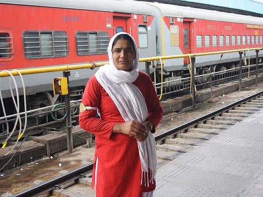 India: Manju Devi, 34, is the first woman porter at Jaipur railway station
