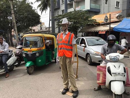 Bangalore: Mannequins in police uniforms deployed on the streets to ...