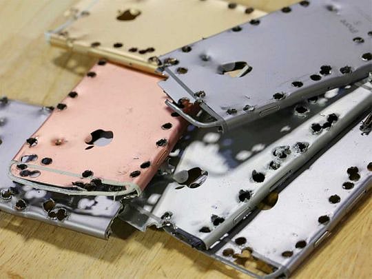 Daisy the robot recycles Apple iPhones