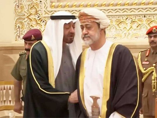 Video: Why did Sultan Haitham of Oman refuse to shake hands with Sheikh ...