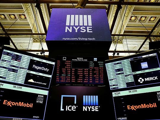 US stocks gain to finish one of best quarters on record