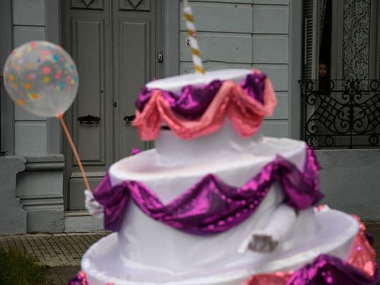 Photos: 'Human cake' entertains outdoor birthdays amid pandemic