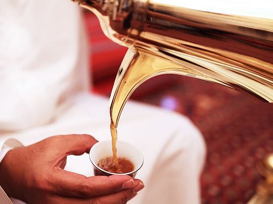 How to make, serve and drink Emirati Gahwa