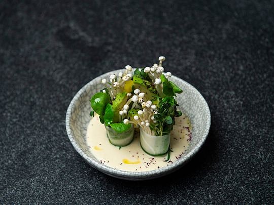 Watch how to make Daikon Roll