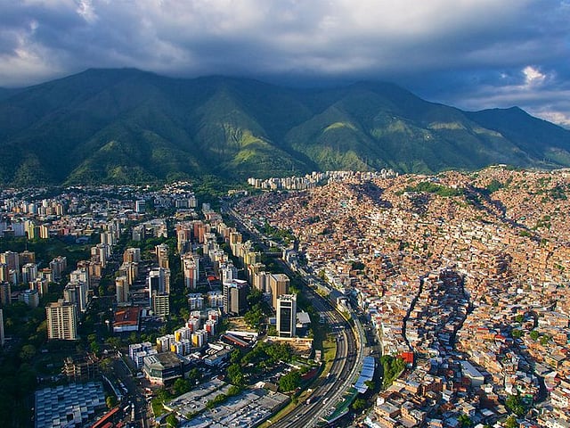 Venezuela Signs Landmark Deal with General Electric to Rebuild Failing ...