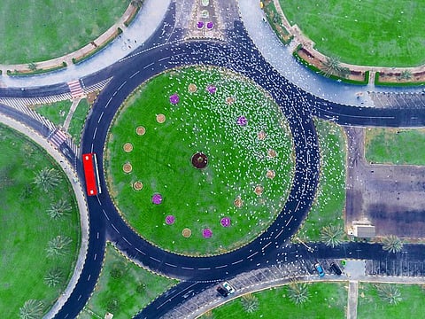 Confused about how to navigate a roundabout? These are the rules to follow