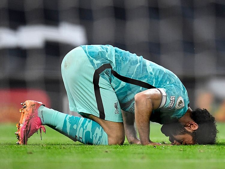 How do Premier League players observe Ramadan?