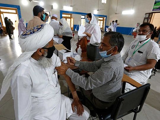 Pakistan COVID-19 cases continue to decline