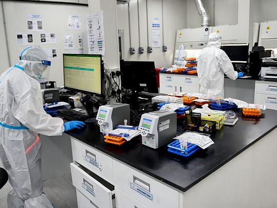 Video: What happens to a PCR test sample when it is examined for COVID ...