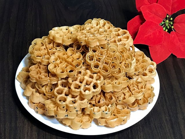 A quick, crunchy Xmas recipe from Kerala: Achappam or deep-fried rose ...