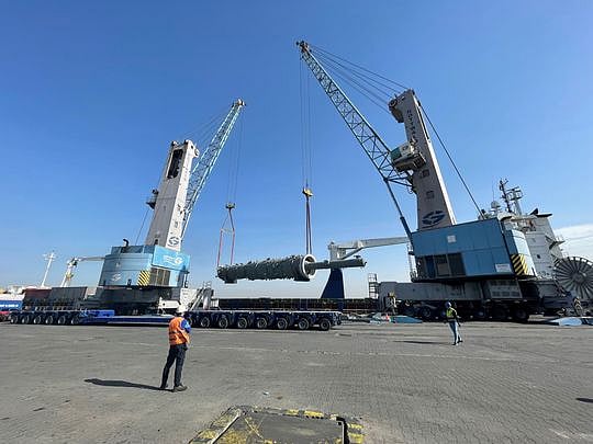 UAE-based Gulftainer unloaded a 121 ton, 35m-long vacuum unit in Iraq