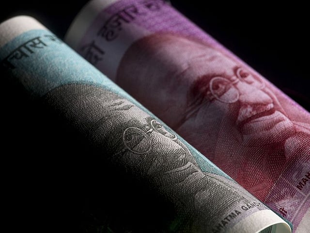 With rupee weak, what Indian expats in UAE can do ahead of next remittance
