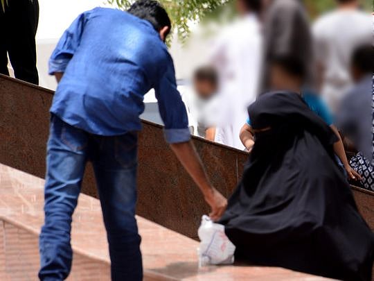 Dubai Police arrest two brothers and their wives for begging