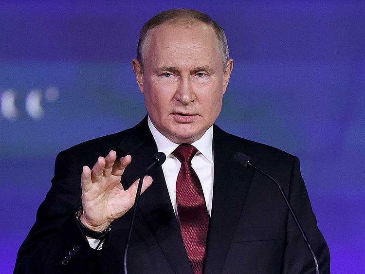 Russian President Vladimir Putin condemns Israeli strikes on Iran, says ...