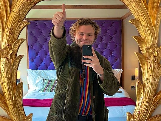 5 Seconds of Summer drummer Ashton Irwin suffers heat exhaustion during ...