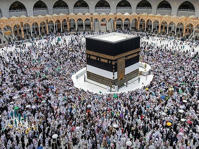 Smart Crowd System Enhances Safety at Makkah's Grand Mosque for Ramadan
