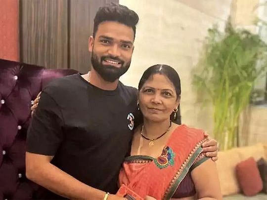 Mumbai Indians’ star Kumar Kartikeya meets his family after nine years