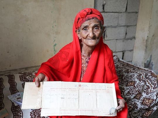 In once flourishing Aden, Yemeni matriarch recalls British queen’s visit