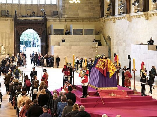 The queen's queue: Tens of thousands pay respect to Queen Elizabeth II