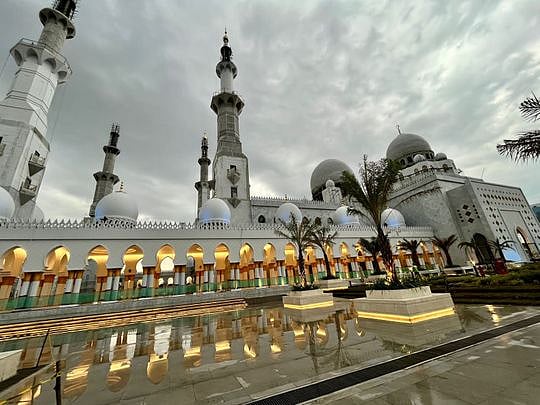 Replica of Abu Dhabi's Sheikh Zayed Grand Mosque to open in Indonesia ...